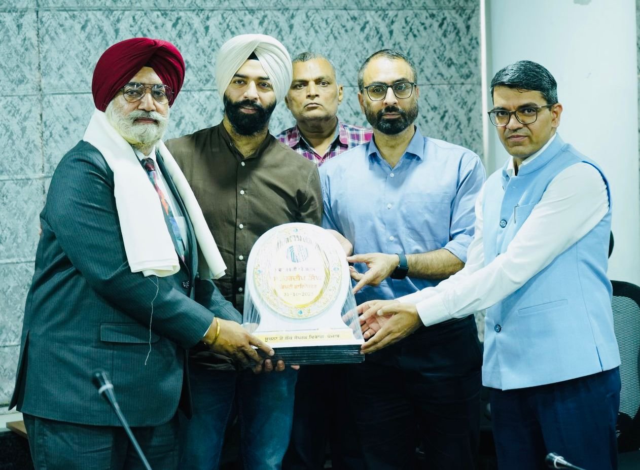 Harjit Grewal and Hardeep Singh Given Warm Farewell by DIPR - Punjab ...